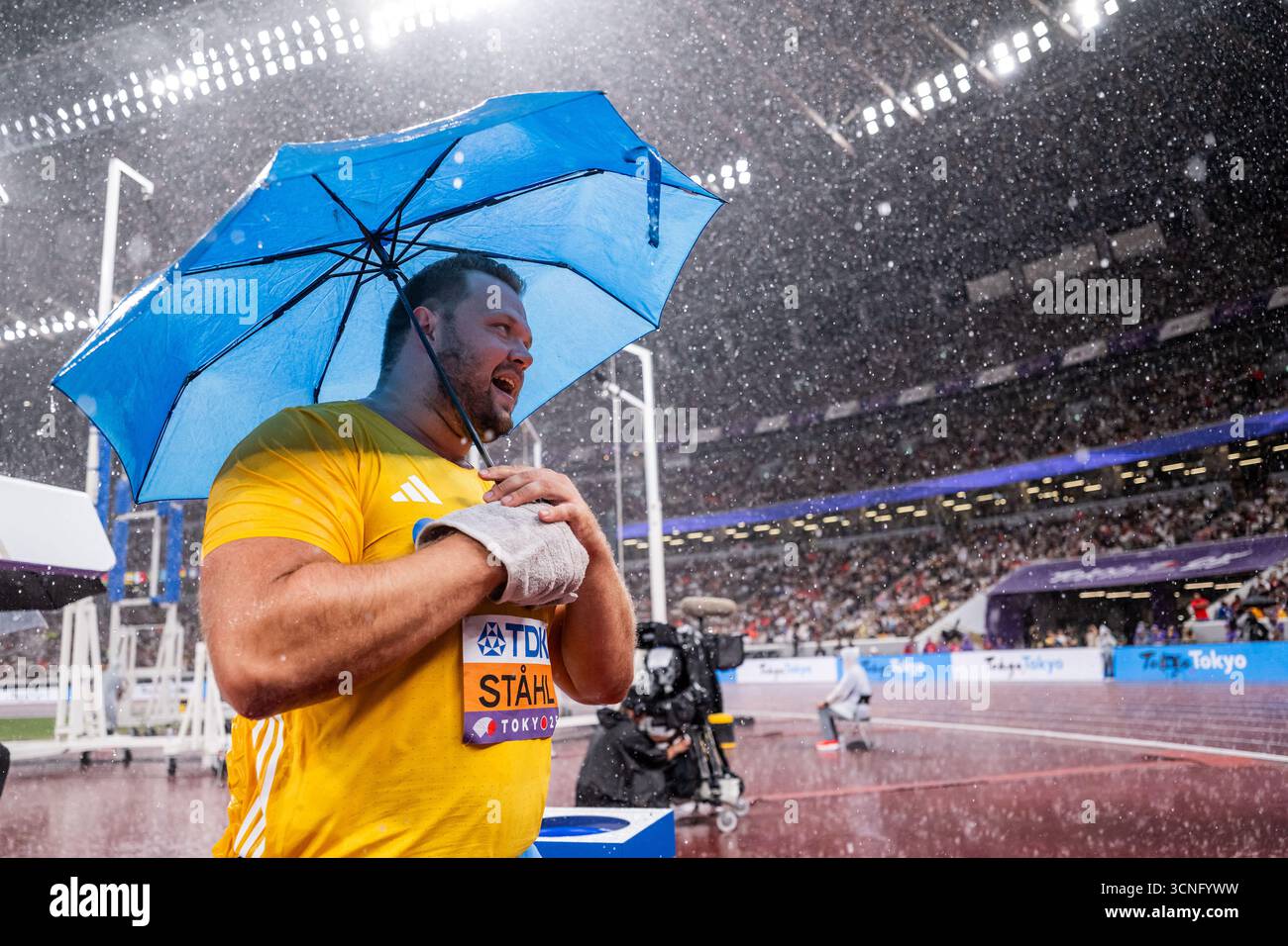 250921 Daniel Ståhl of Sweden leaves the stadium after the men's discus ...