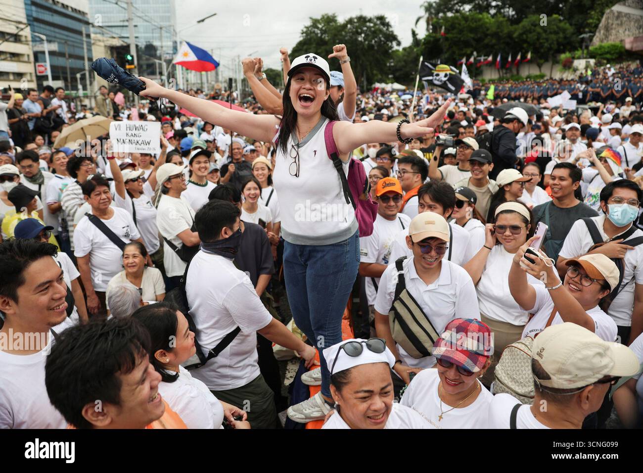 Thousands of protesters gather at the EDSA People Power Monument to ...