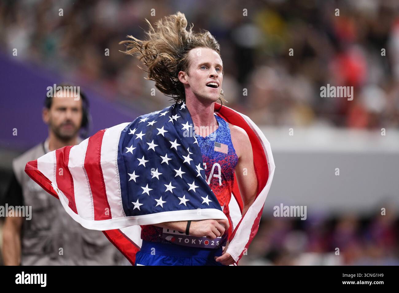 Cole Hocker of the United States celebrates after winning the men's ...