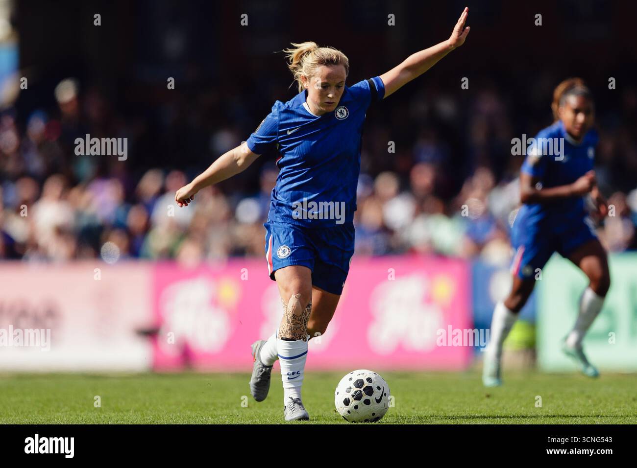 Erin Cuthbert (8 Chelsea) in action during the FA Womens Super League ...