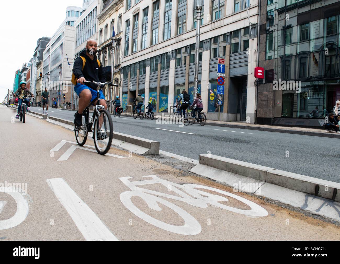 Brussels, Belgium. 21st Sep, 2025. Cyclists pictured during a car free ...