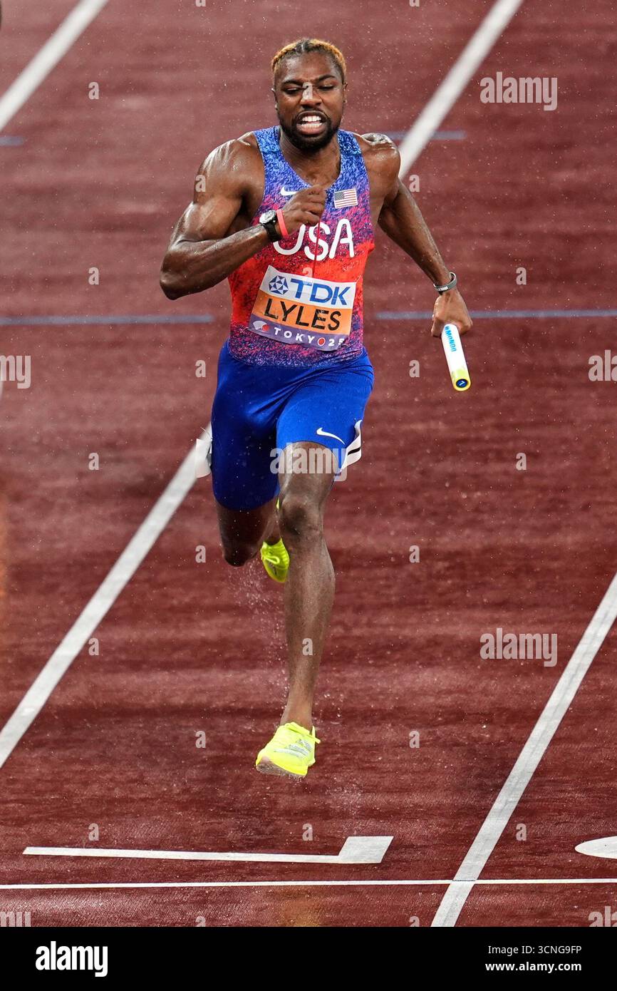 United States' Noah Lyles crosses the finish line in the men's 4 X 100 ...