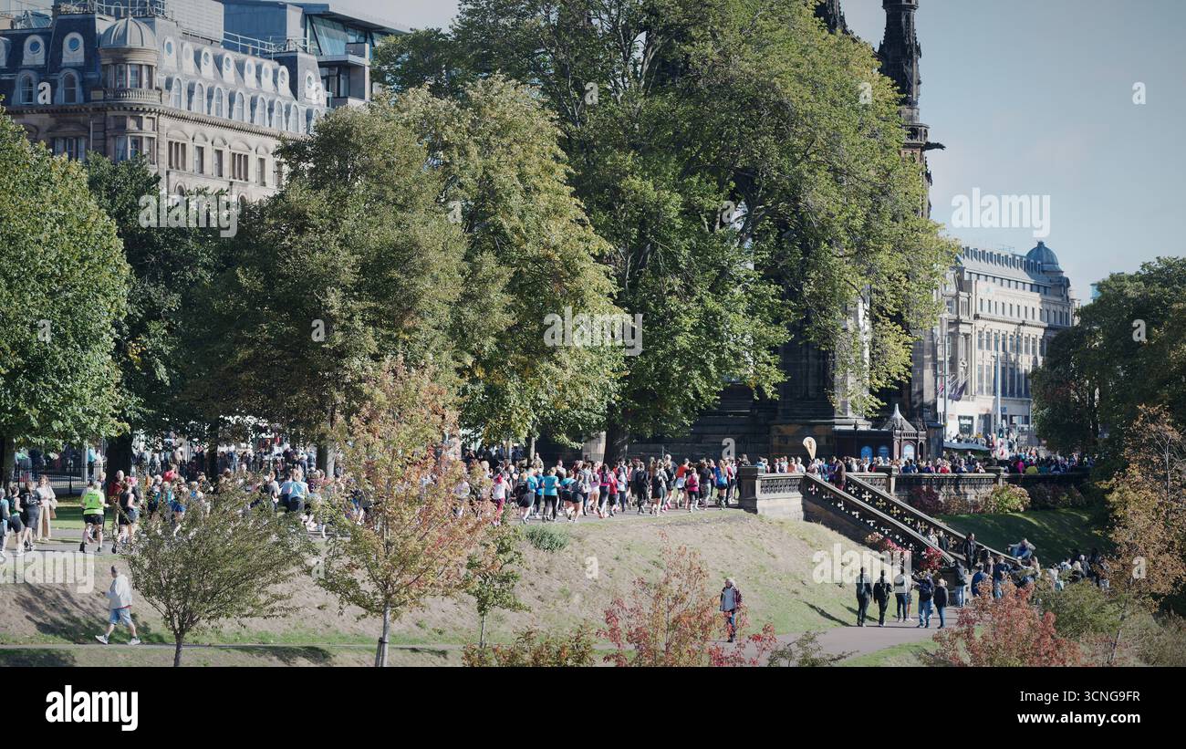 Edinburgh Scotland, UK 21 September 2025. Mens and Women’s 10K run ...