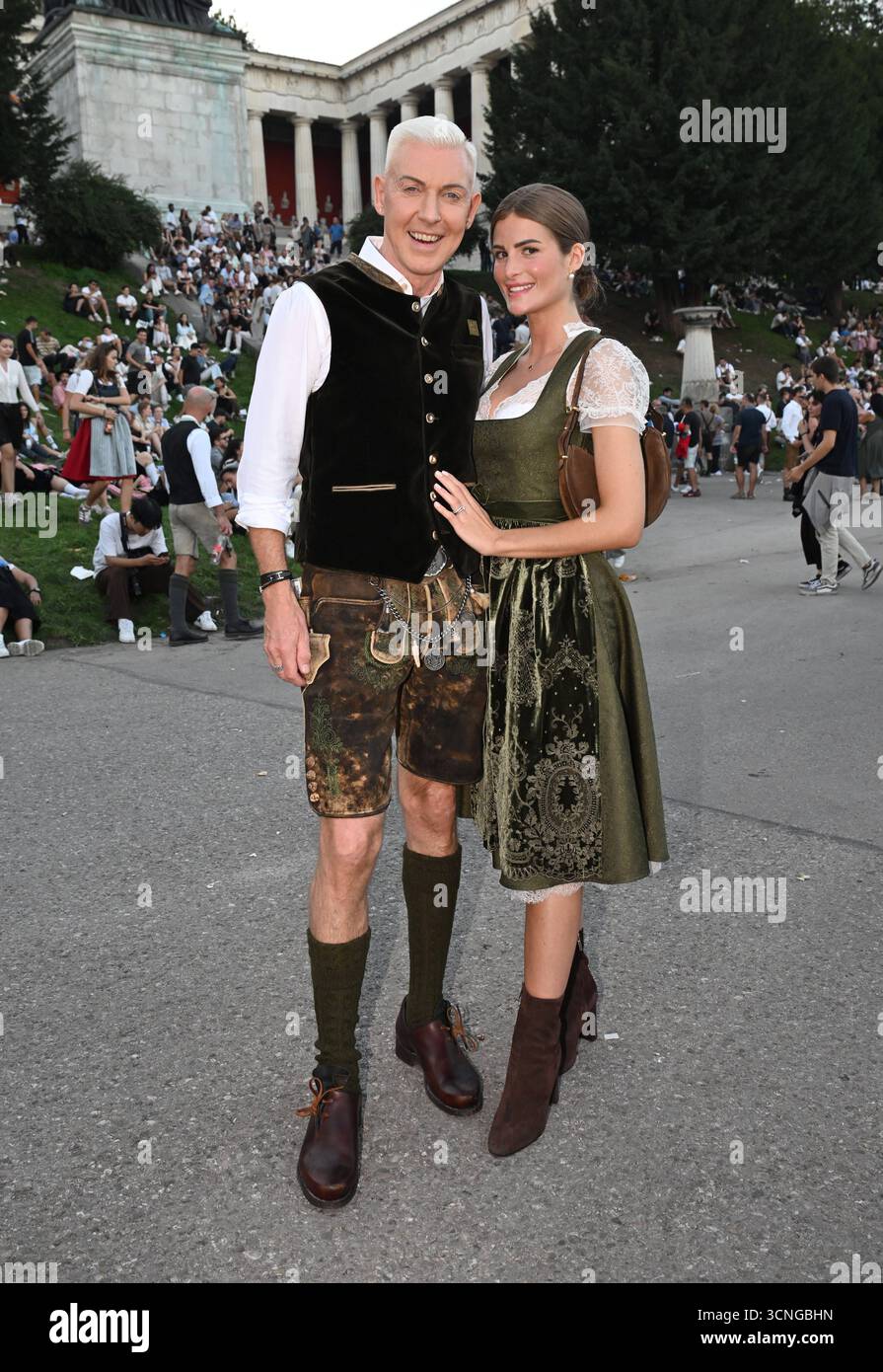 H.P. Baxxter mit Frau Sara / / Oktoberfest / Wiesn / München / 20 ...