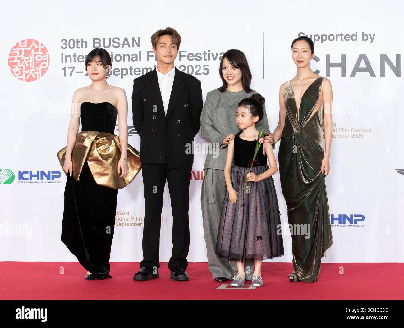 17 Sep 2025 - Busan, South Korea : Zhou Jiali, Chen Yutong, Maizi, Yin ...