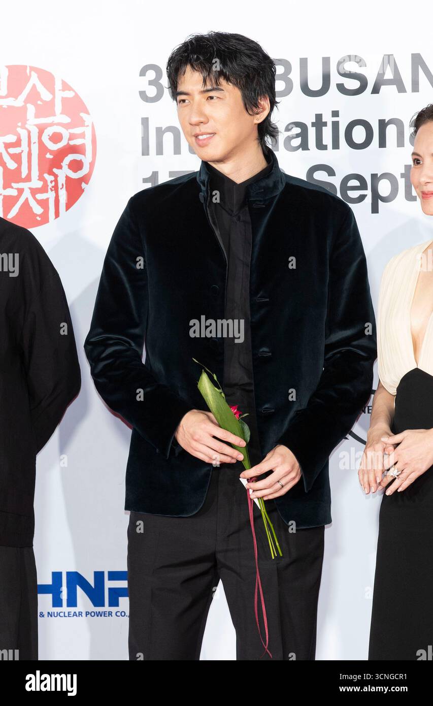 Busan, South Korea. 17th Sep, 2025. Taiwanese actor Fu Meng-po, arrives ...