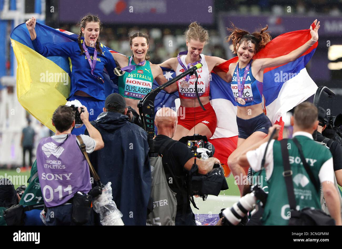 (L-R) Yaroslava MAHUCHIKH of Ukraine, bronze, Nicola OLYSLAGERS of ...