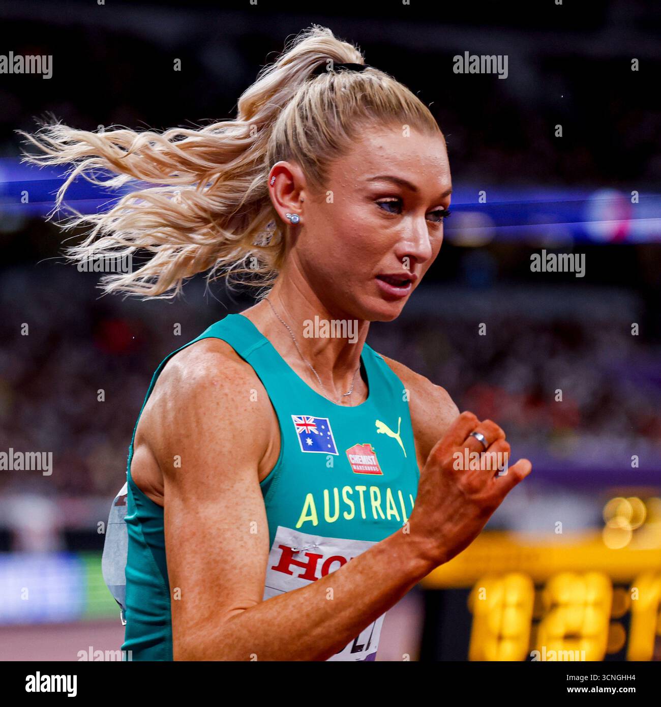 Jessica Hull of Australia competing in the Women's 800 Metres Final ...