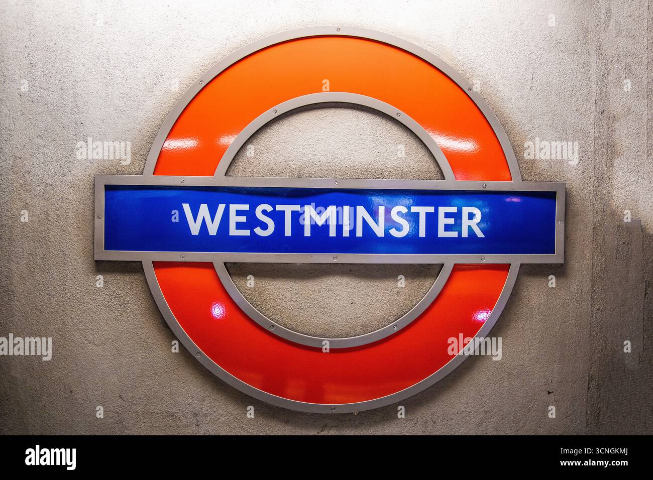 South Kensington London Underground Tube Station Sign Stock Photo - Alamy