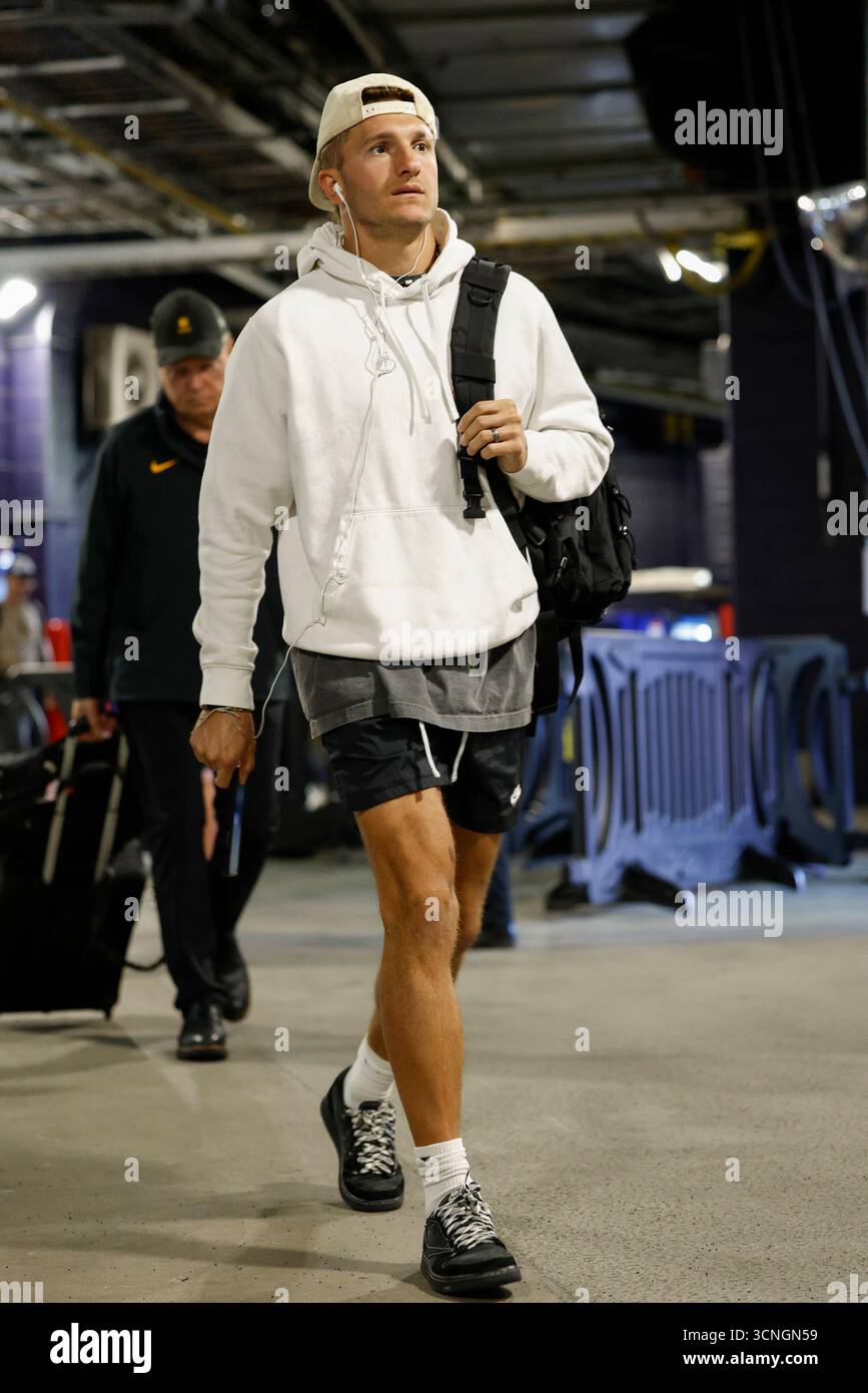 Pittsburgh Steelers wide receiver Scott Miller arrives prior to the ...