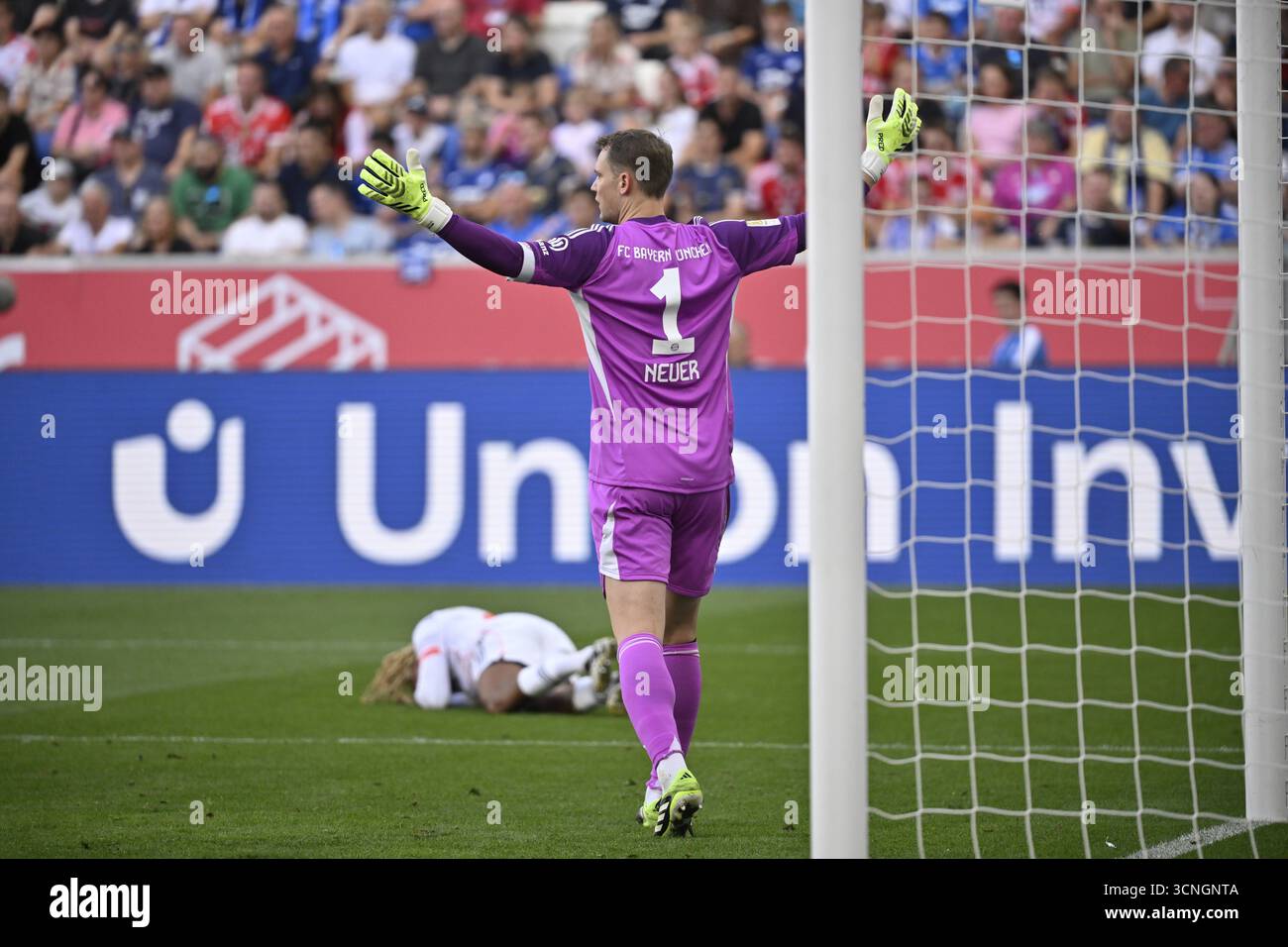 Goalkeeper Manuel Neuer FC Bayern Munich FCB (01) Gesture Gesture Sacha ...