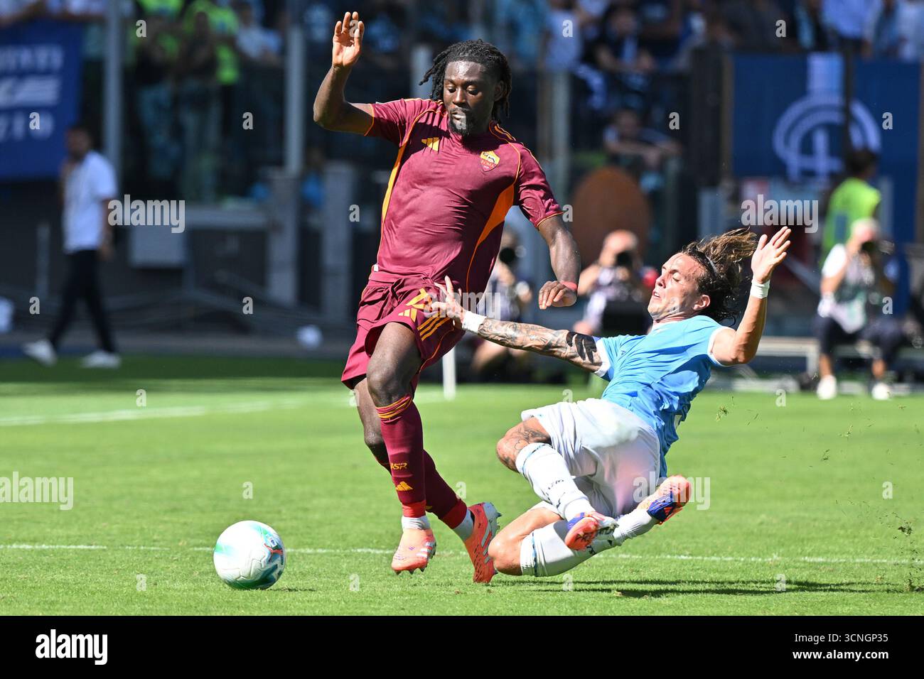 Olimpico Stadium, Rome, Italy - Manu Kone of AS Roma under pressure ...