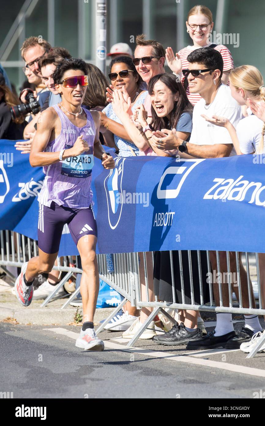 Marathon, Sportveranstaltung in Berlin, 21.09.2025 Yuhei Urano JPN, später auf Platz 5, bei KM38 ...