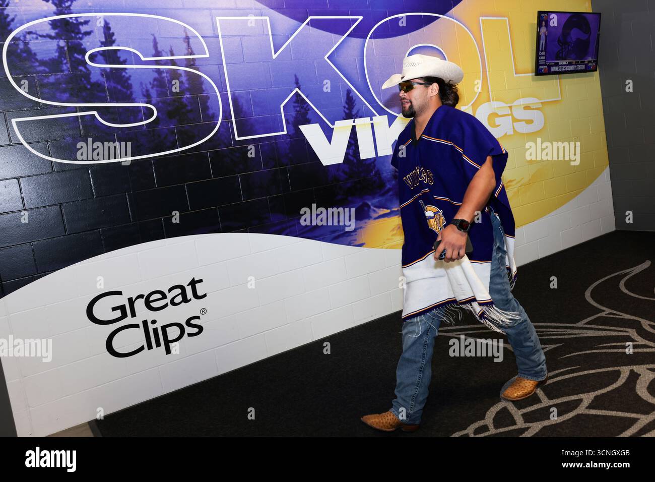 Minnesota Vikings defensive lineman Levi Drake Rodriguez arrives to U.S ...