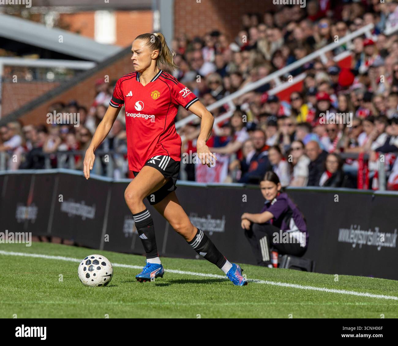Leigh Sports Village, Manchester, UK. 21st Sep, 2025. Womens Super ...