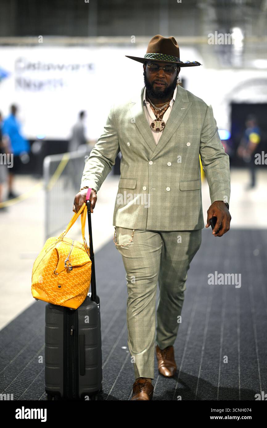 Houston Texans defensive tackle Mario Edwards arrives to the stadium ...