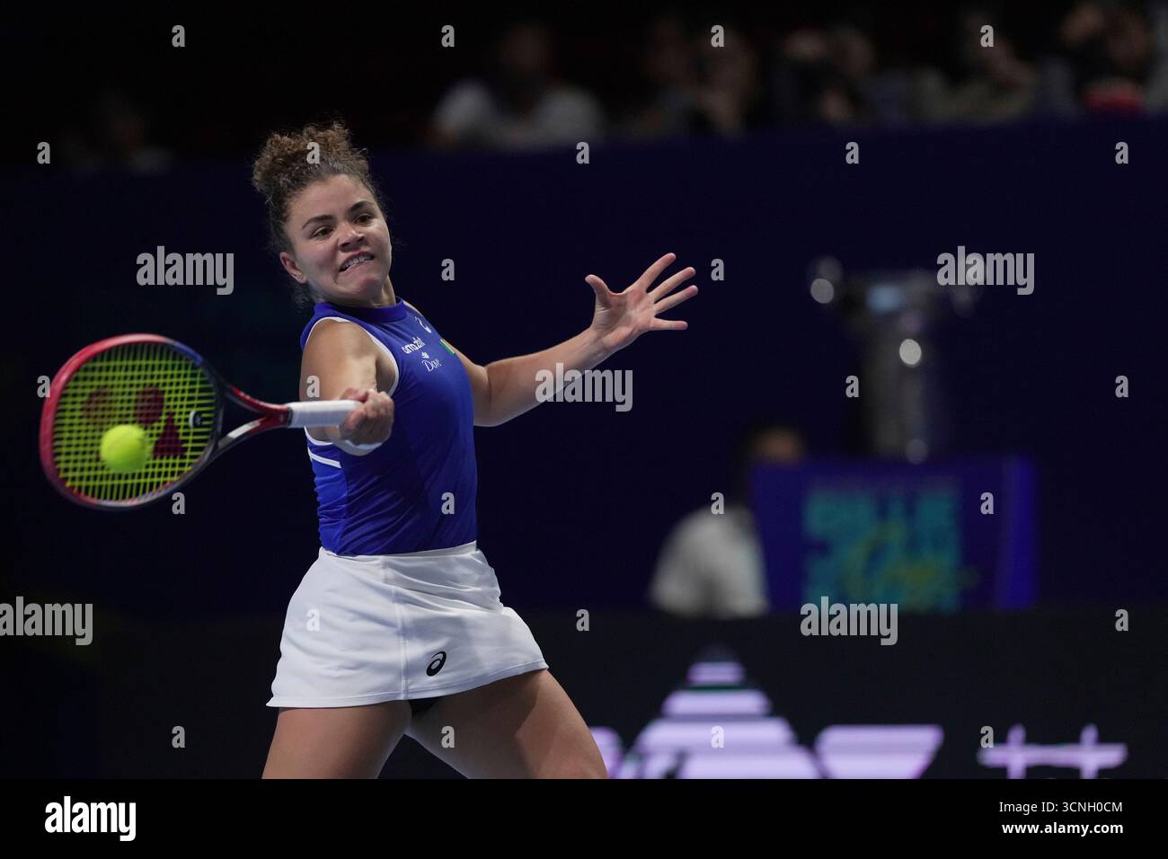 Jasmine Paolini, of Italy returns a forehand shot to Jessica Pegula, of ...