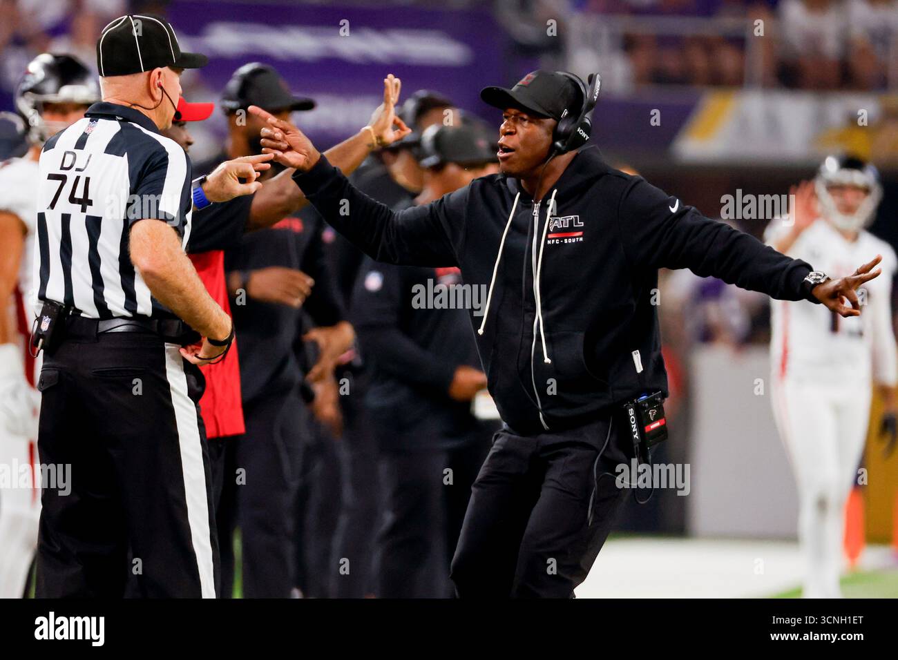 Atlanta Falcons head coach Raheem Morris yells to down judge Derick ...