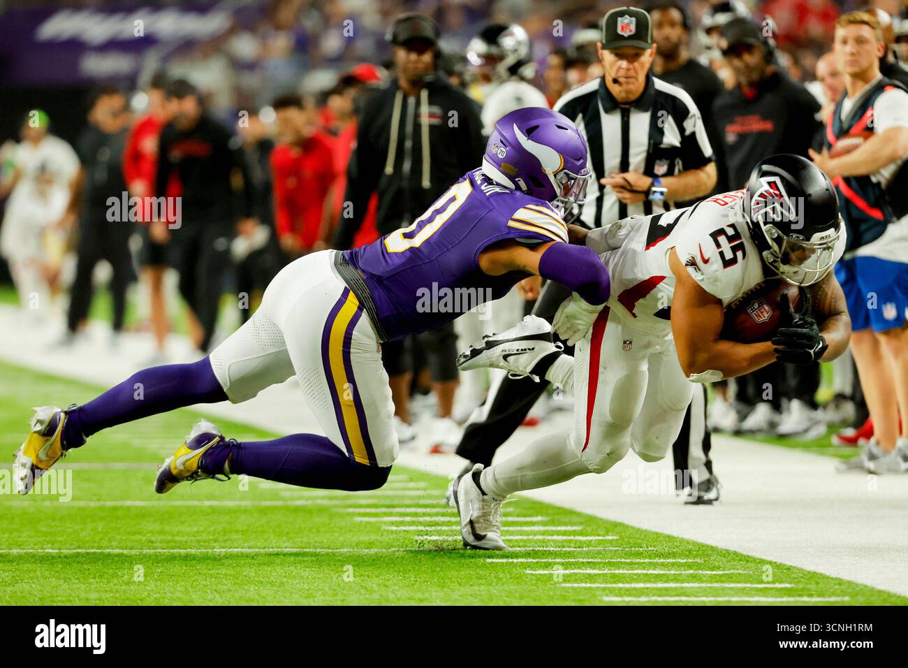 Minnesota Vikings linebacker Ivan Pace Jr. (0) knocks Atlanta Falcons ...