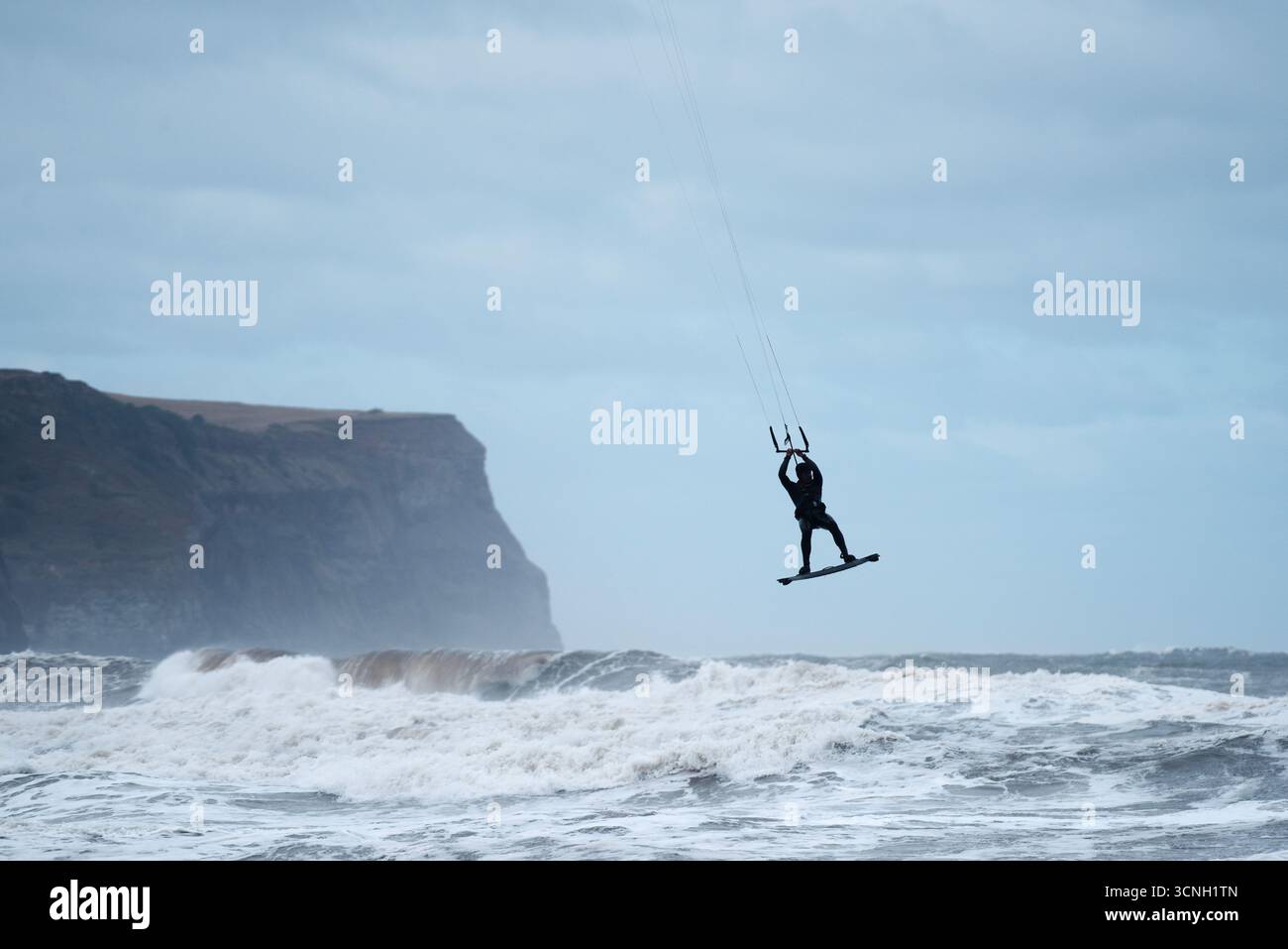 Sandsend, North Yorkshire, UK. 21st September, 2025. A kitesurfer ...