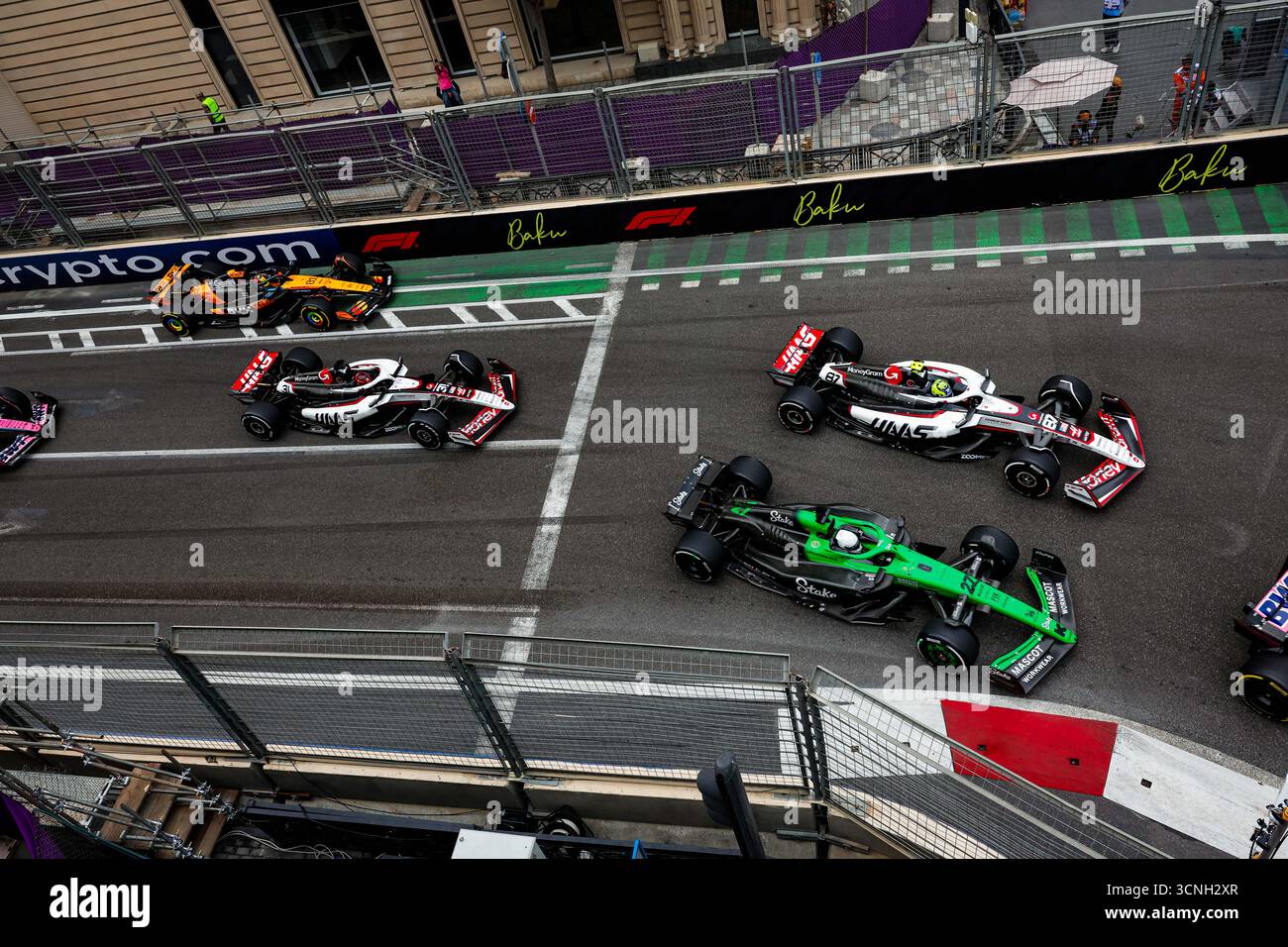 27 HULKENBERG Nico (ger), Stake F1 Team Kick C45, 87 BEARMAN 'Ollie ...