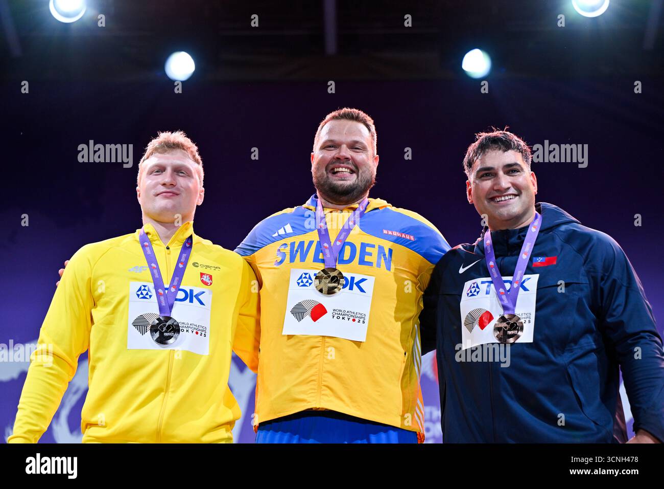 Sweden's Daniel Ståhl accepts his gold medal in the discus during the ...