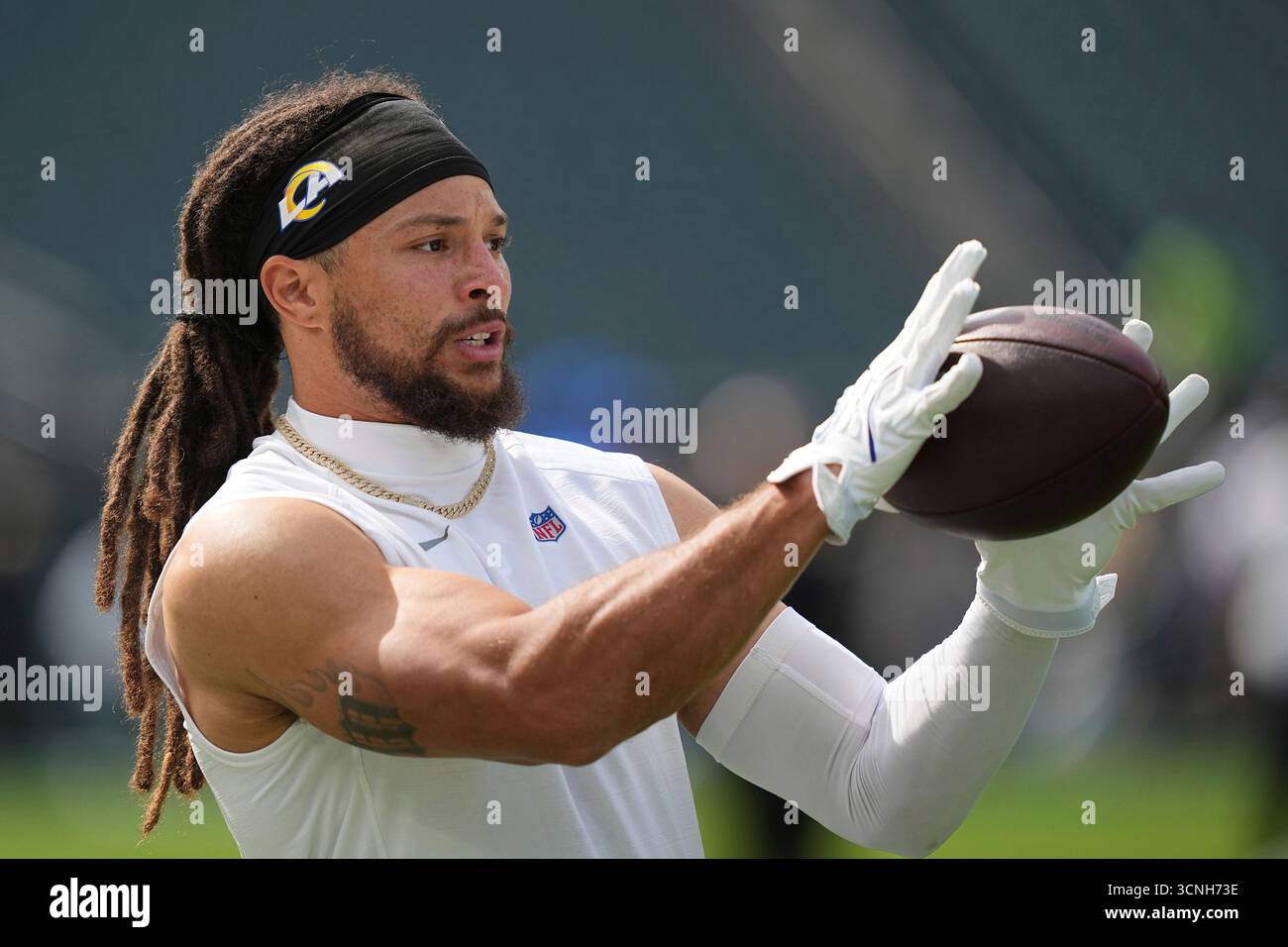 Los Angeles Rams wide receiver Jordan Whittington warms up before an ...