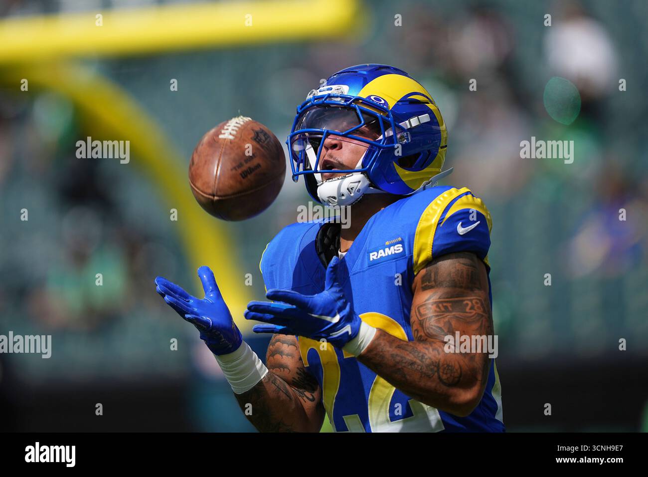 Los Angeles Rams running back Blake Corum warms up before an NFL ...