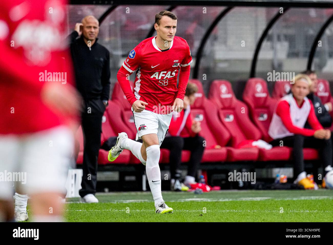 ALKMAAR, NETHERLANDS - SEPTEMBER 21: Peer Koopmeiners of AZ Alkmaar ...