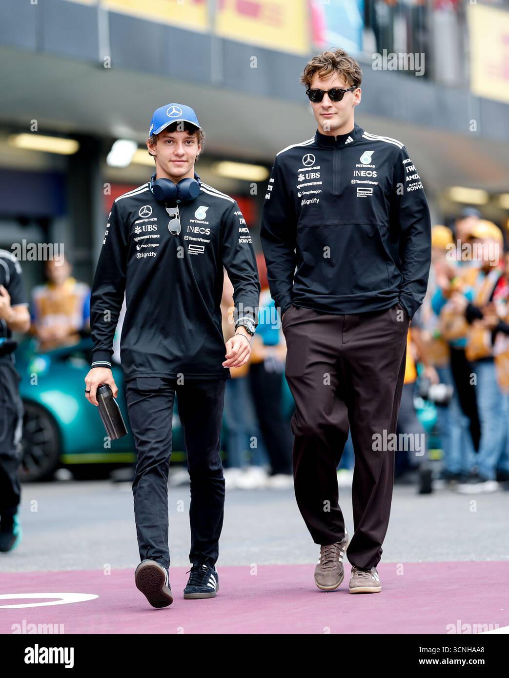 RUSSELL George (gbr), Mercedes AMG F1 Team W16, portrait and KIMI ...