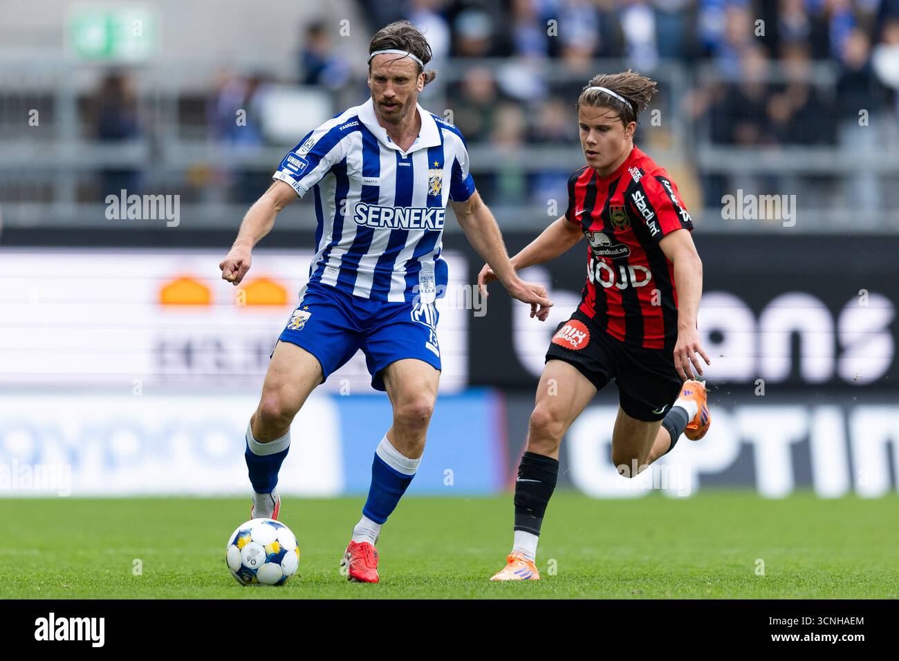 250921 IFK Göteborgs Gustav Svensson och Brommapojkarnas Love Arrhov ...