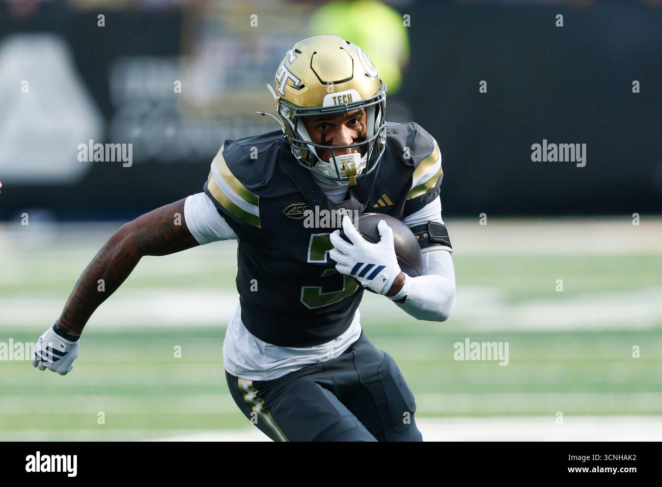 Georgia Tech wide receiver Eric Rivers (3) catches a pass during the ...