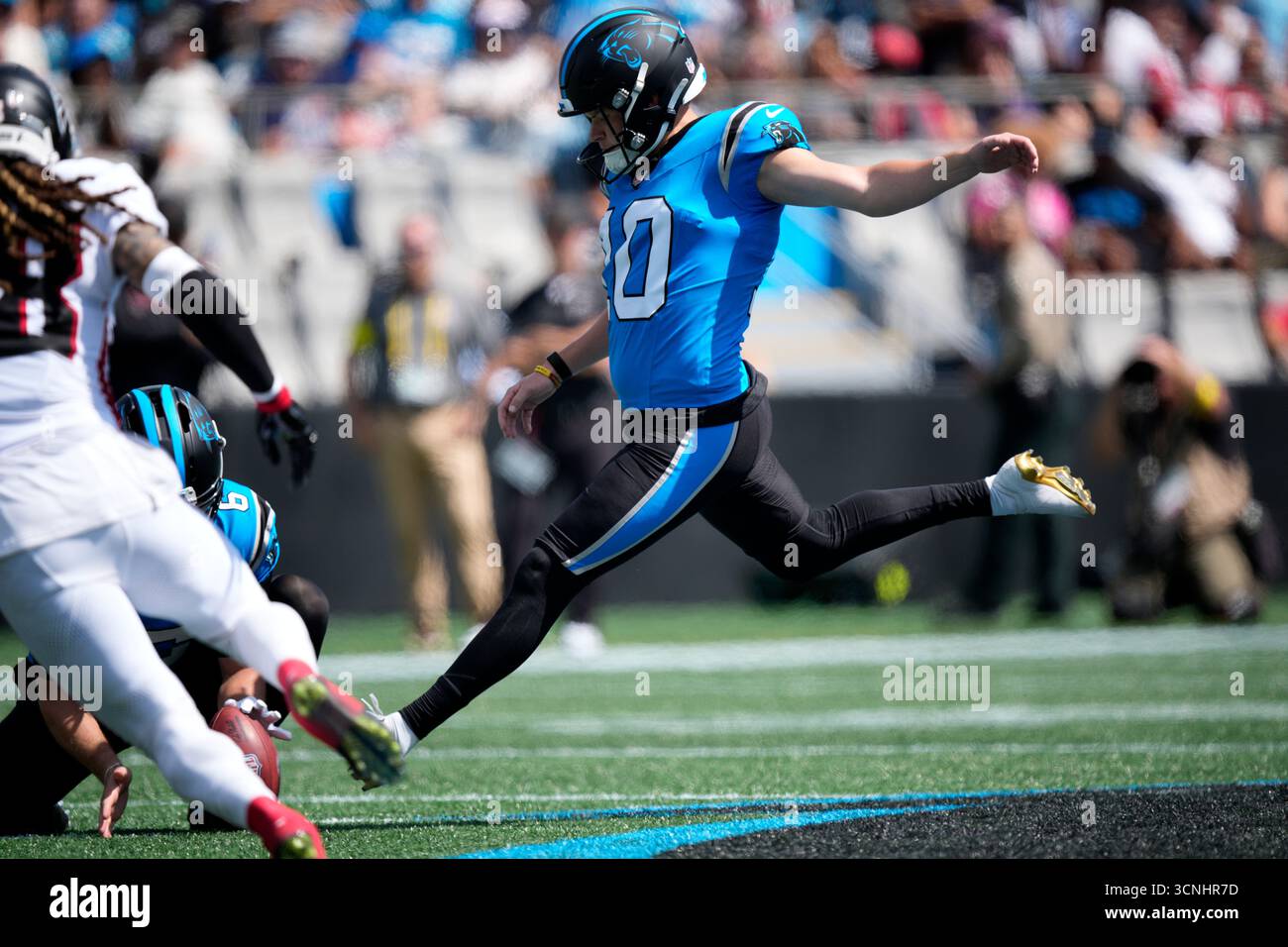 Carolina Panthers kicker Ryan Fitzgerald kicks a field goal against the ...