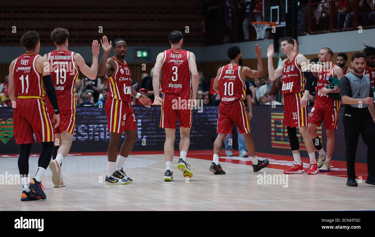 19 und lukas herzog fitness first wuerzburg baskets hi-res stock ...