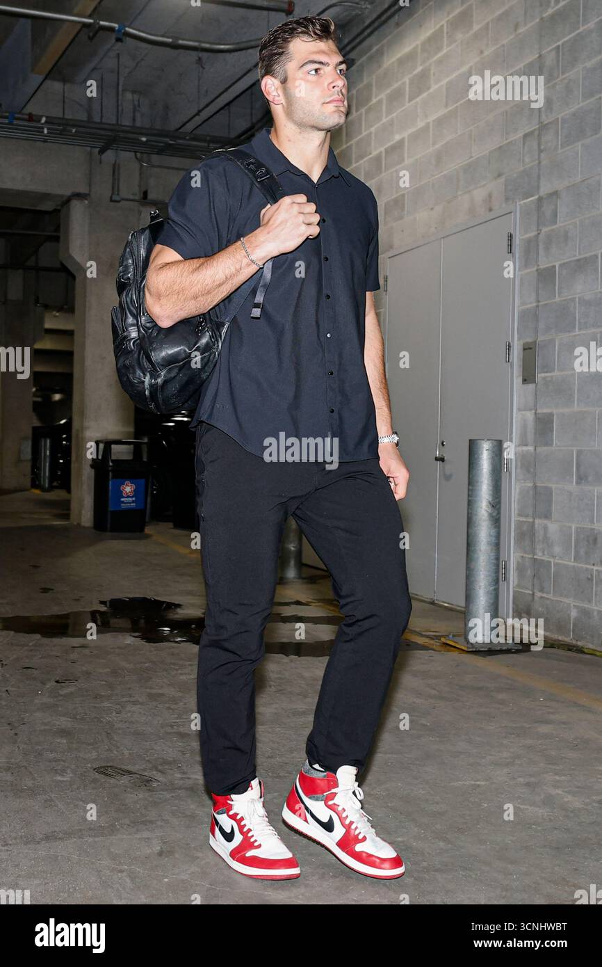 Chicago Bears tight end Cole Kmet (85) arrives at Soldier Field before ...