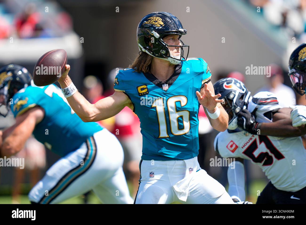 Jacksonville Jaguars quarterback Trevor Lawrence throws a pass against ...
