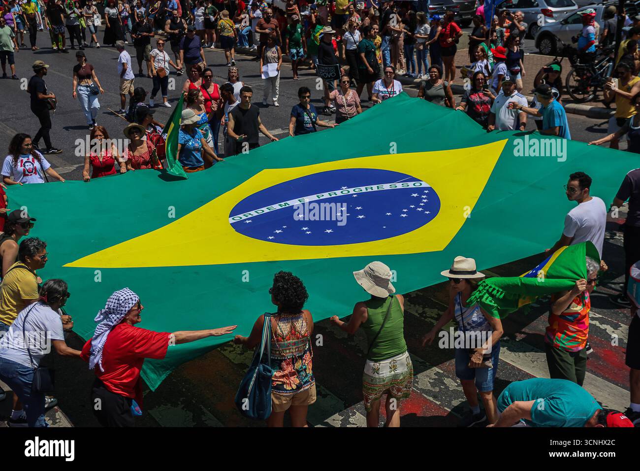 Belo Horizonte, Minas Gerais, BRAZIL. 21st Sep, 2025. A left-wing ...