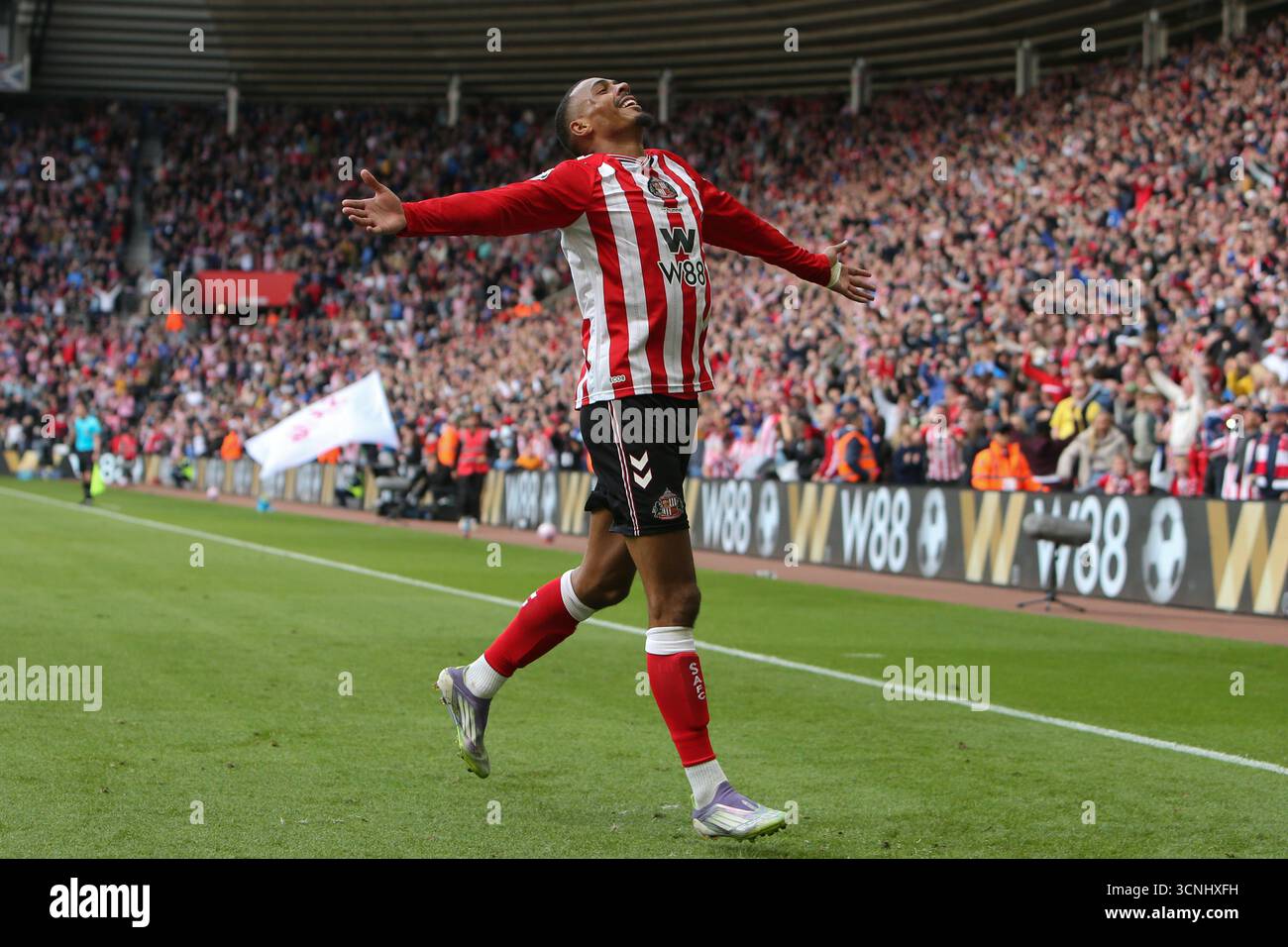 Wilson Isidor Of Sunderland celebrates his goal during the Premier ...