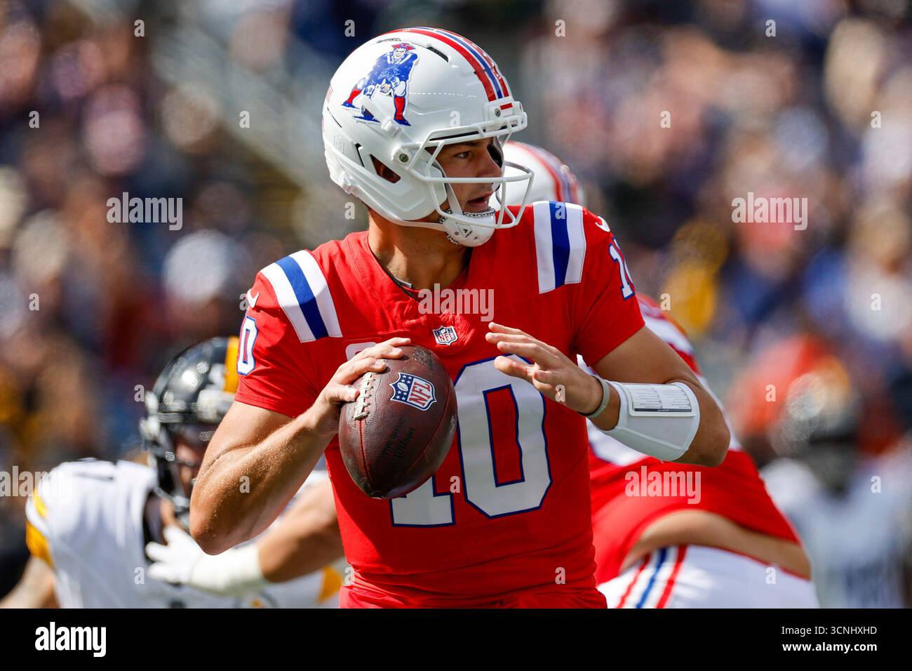 New England Patriots quarterback Drake Maye (10) prepares to make a ...
