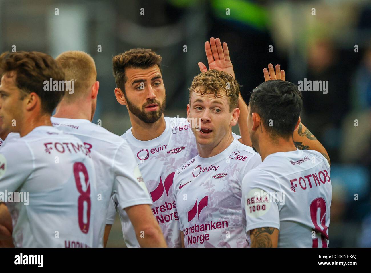 Sandefjord 20250920. The Brann players celebrate the 0-1 goal of Niklas ...