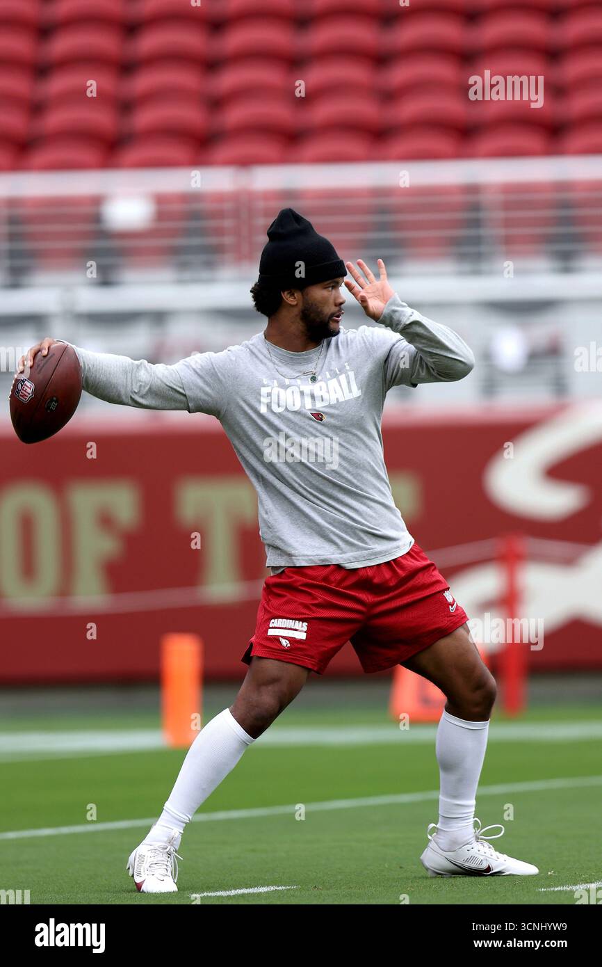 Arizona Cardinals quarterback Kyler Murray (1) warms up during an NFL ...