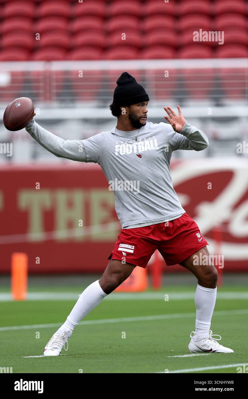 Arizona Cardinals quarterback Kyler Murray (1) warms up during an NFL ...