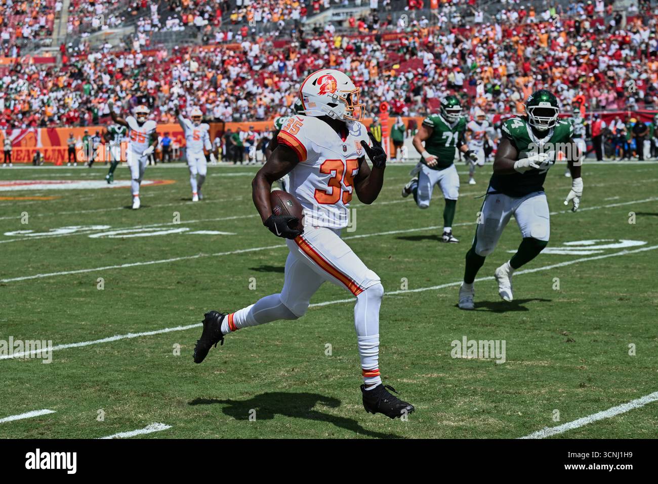 Tampa Bay Buccaneers cornerback Jamel Dean (35) runs for a touchdown ...