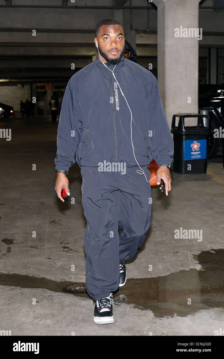 Chicago Bears wide receiver Devin Duvernay (12) arrives at Soldier ...