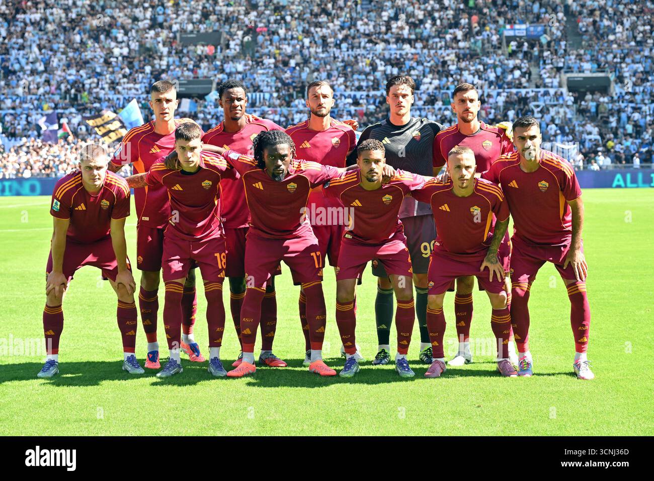 Roma team players pose for a group photo during the serie A Enilive ...
