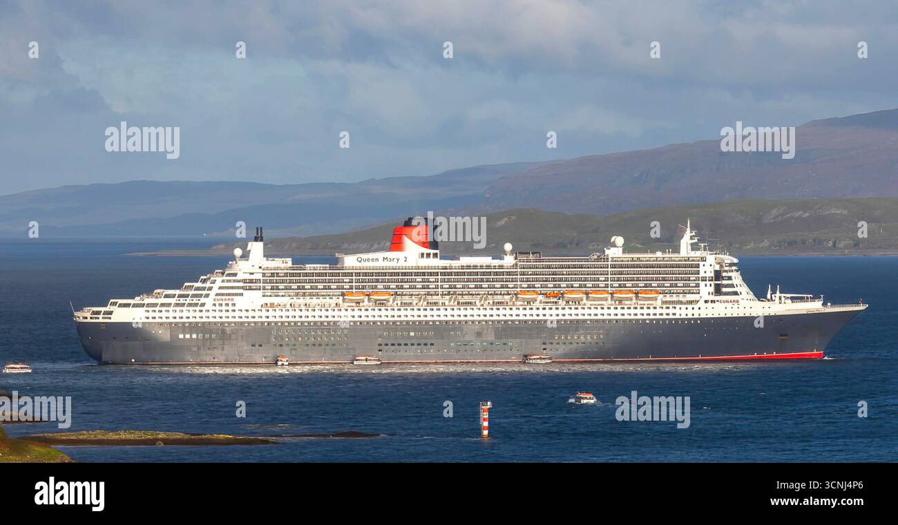 UK: Queen Mary 2, Oban, 21 September 2025 The Cunard liner Queen Mary 2 ...