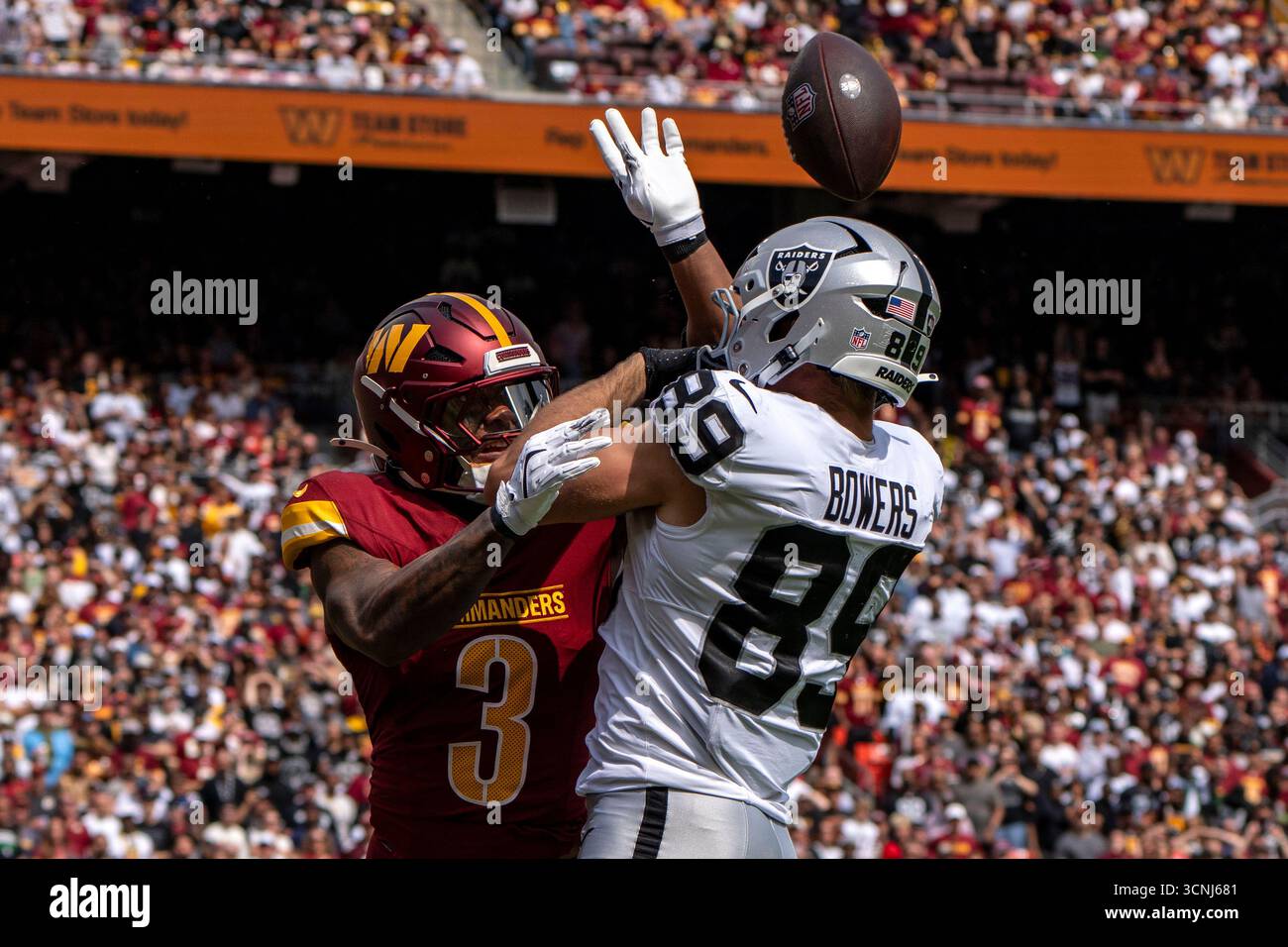 Brock bowers raiders 2025 hi-res stock photography and images - Alamy