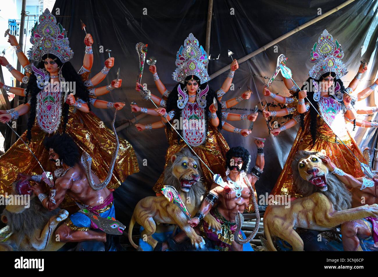 GURUGRAM, INDIA - SEPTEMBER 20: Artists from Murshidabad district of ...
