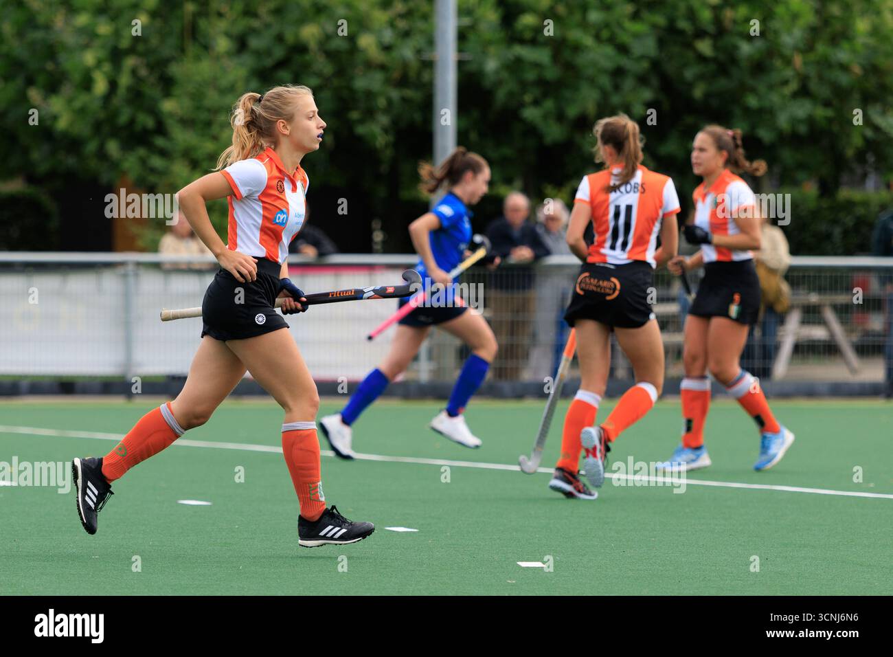 AMSTELVEEN, NETHERLANDS - SEPTEMBER 21: Noa van der Hurk of HIC during ...