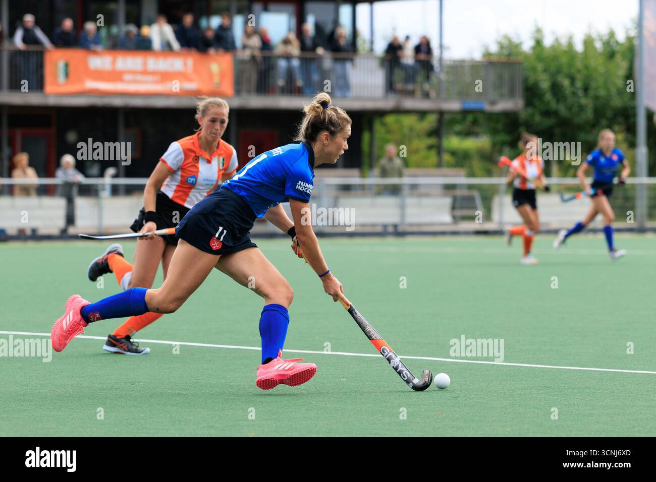 AMSTELVEEN, NETHERLANDS - SEPTEMBER 21: Yentl Leemans of Breda during ...